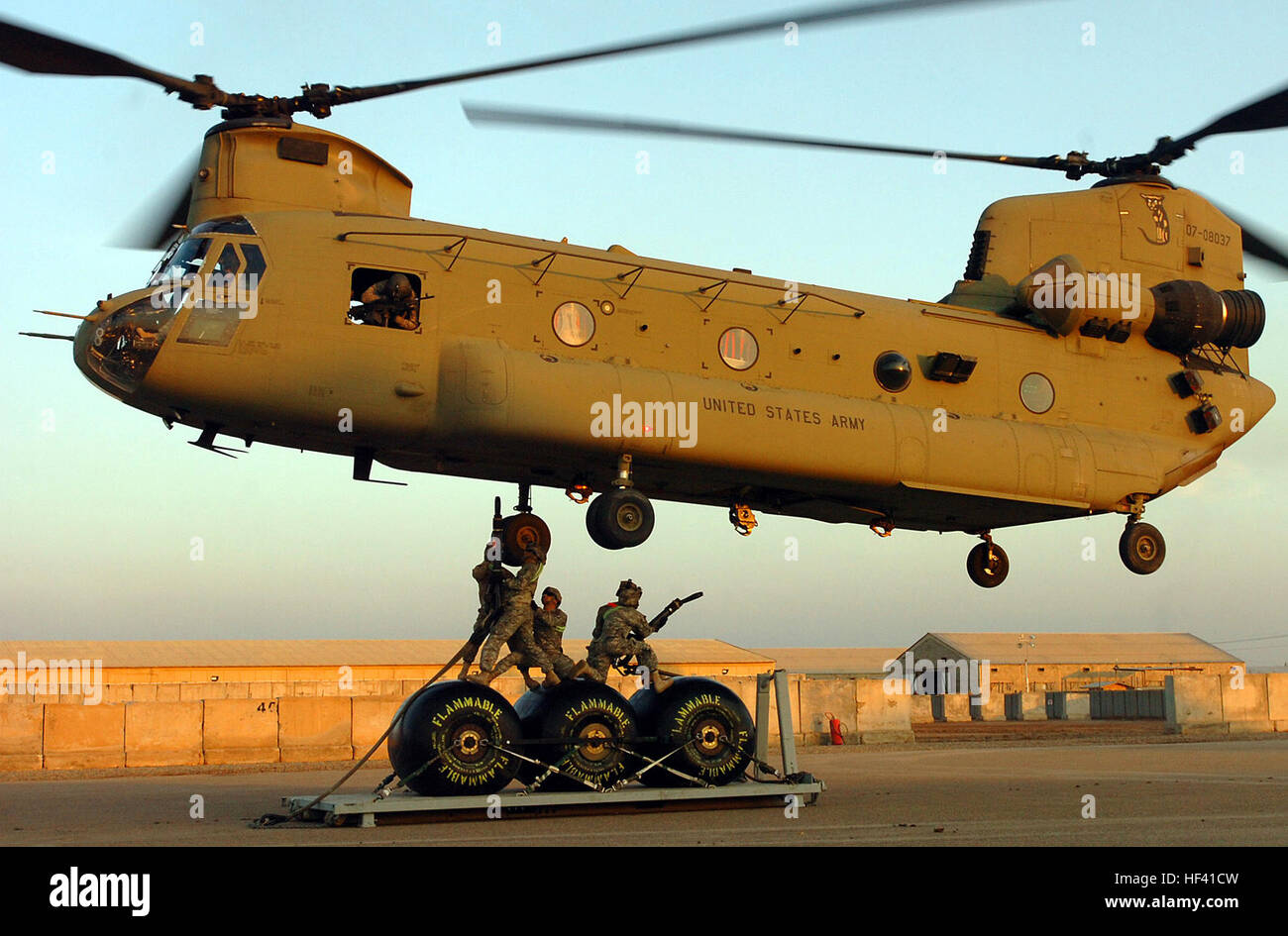 Soldiers from 1st Air Cavalry Brigade, 1st Cavalry Division, U.S ...