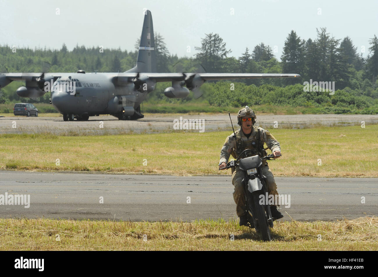 State disaster response personnel hi-res stock photography and images ...