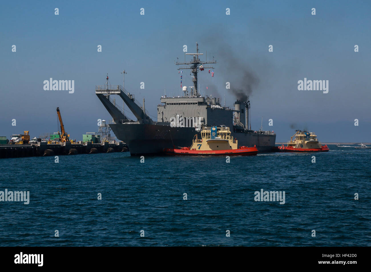 The Mexican Navy tank landing ship ARM Usumacinta (A-412) arrives at ...