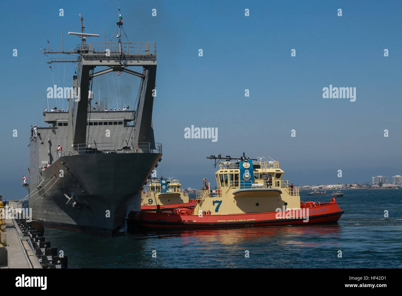 The Mexican Navy tank landing ship ARM Usumacinta (A-412) arrives at ...