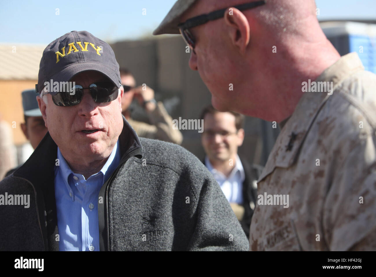 Senator McCain speaks with Maj. Gen. Richard Mills, the commanding ...