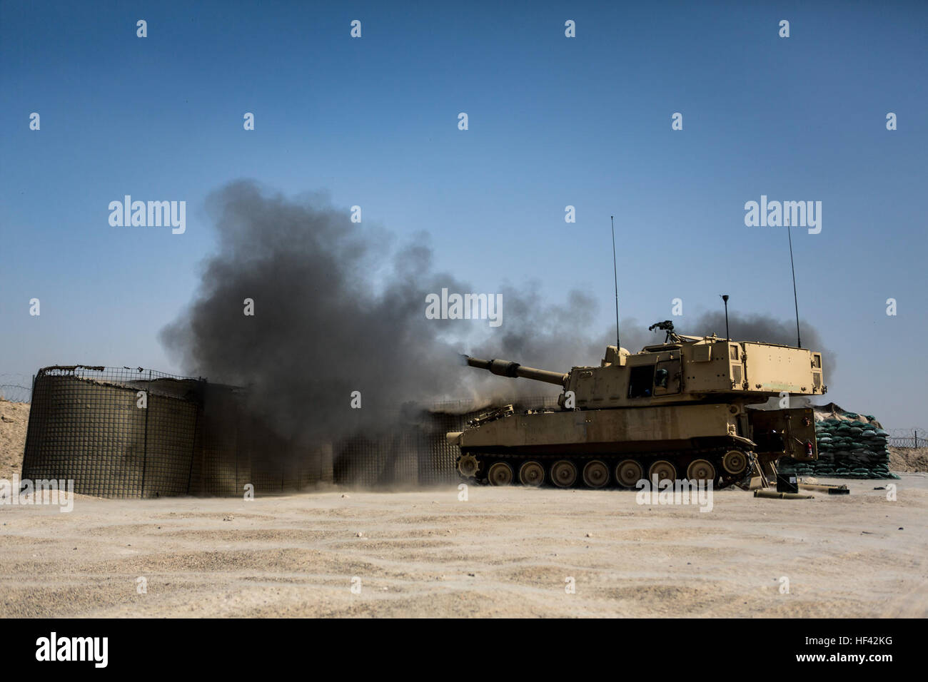 U.S. Army Soldiers with Battery C, 4th Battalion, 1st Field Artillery ...