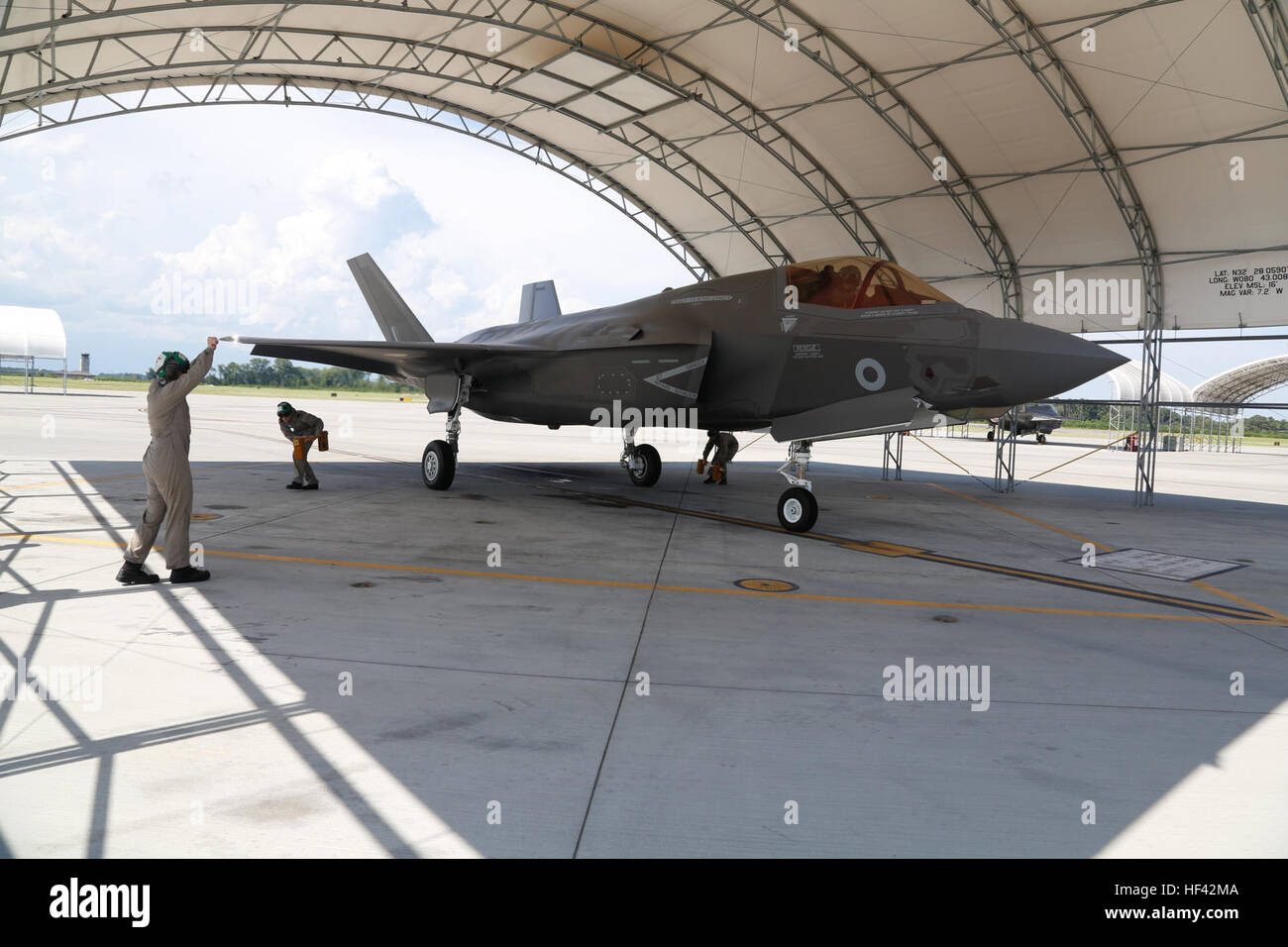 Lockheed Martin delivers a new F-35B Lightning II to the British Royal ...
