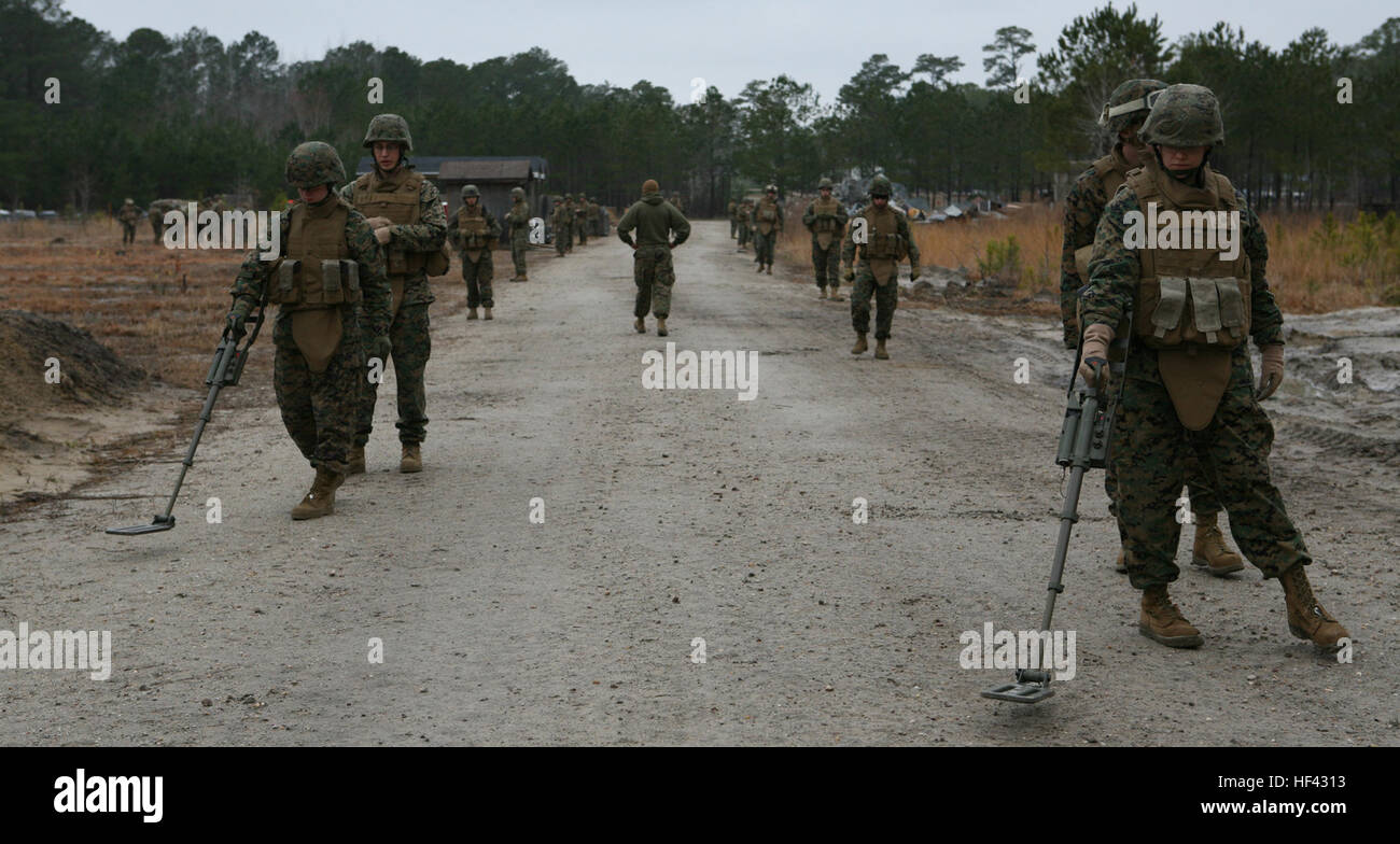 Marines with Military Police Company, Combat Logistics Regiment 27, 2nd ...