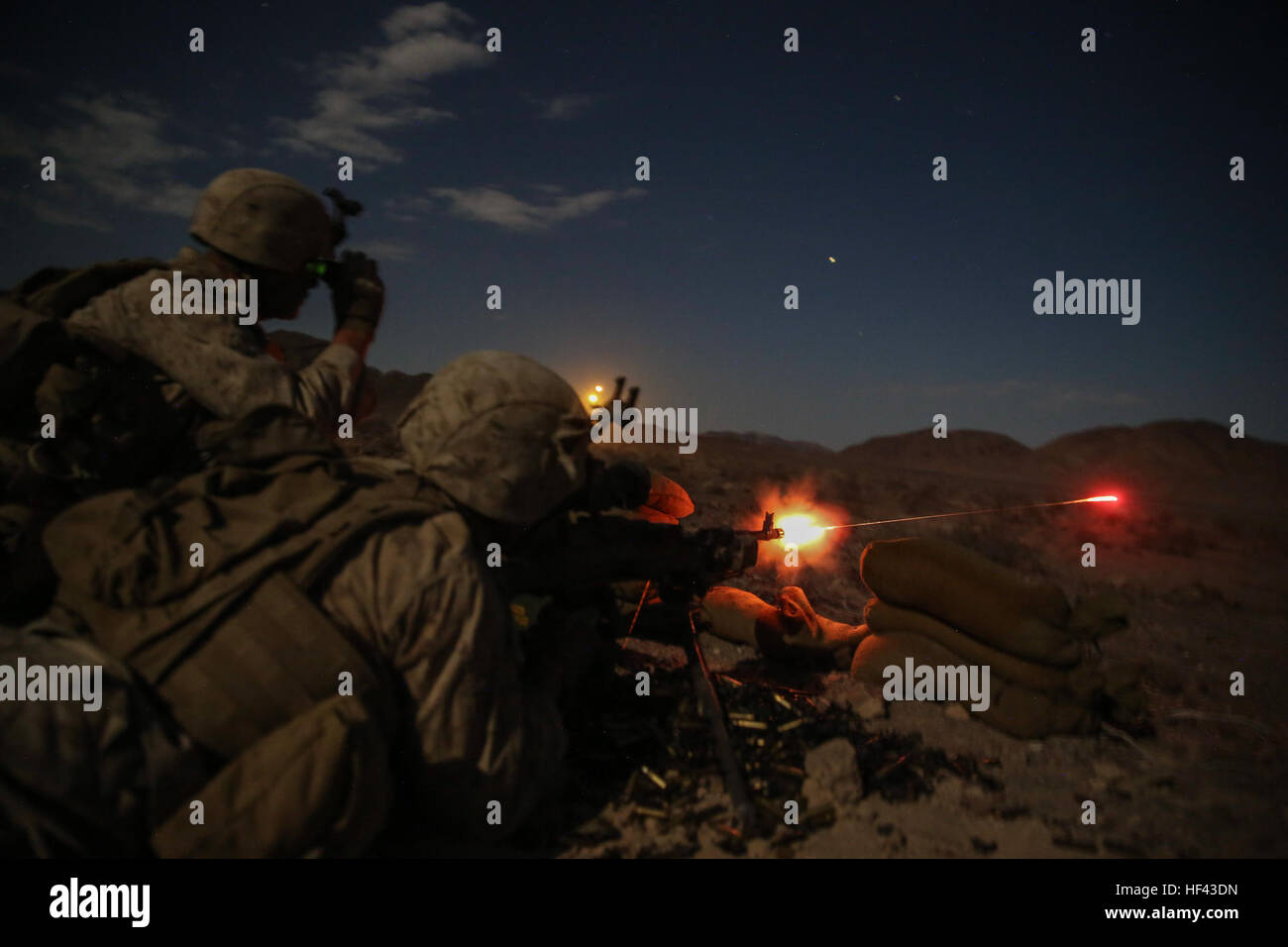 Marine Corps machine gunners conduct live-fire exercises using M240 ...