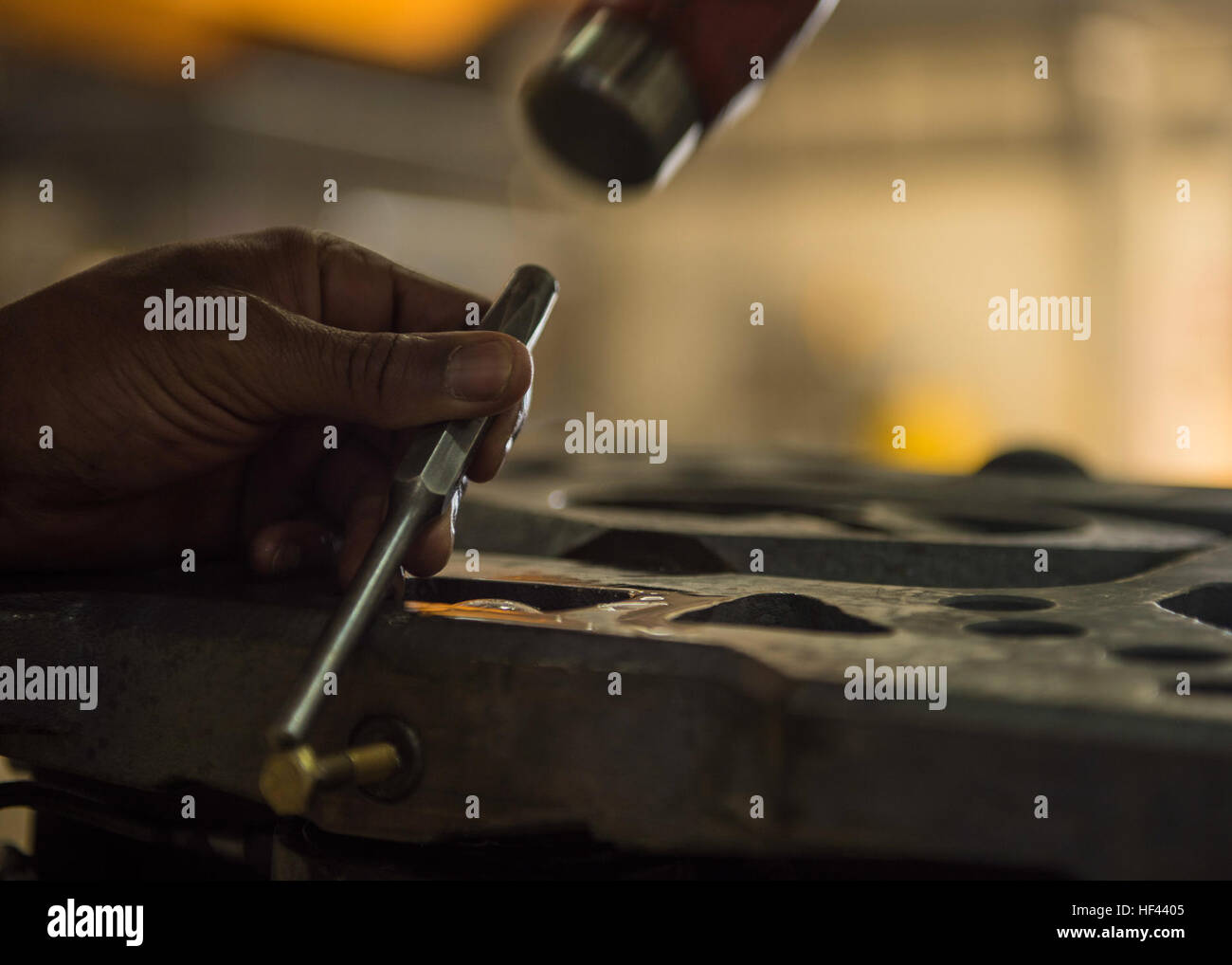 Tilt hammer hi-res stock photography and images - Alamy