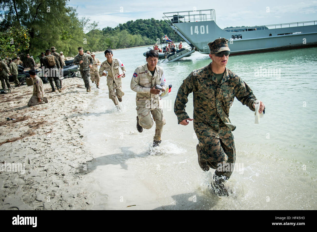 Marines assigned to 3rd Battalion, 2nd Marine Regiment (3/2) and Royal ...