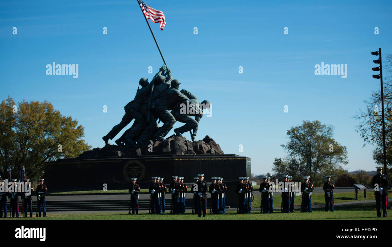 Marines from Marines Barracks Washington form up during a reunion at ...