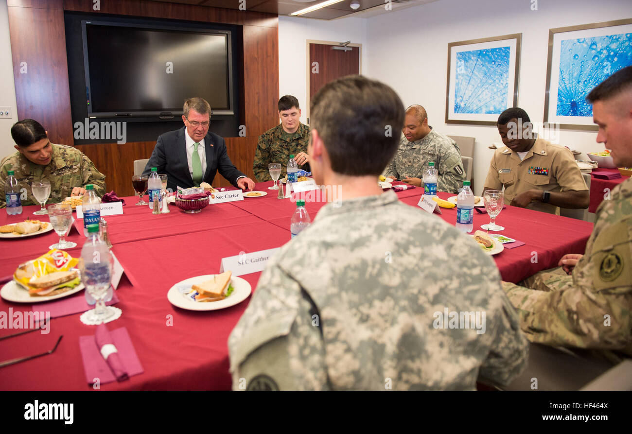 Secretary of Defense Ash Carter with wounded warriors at Brooke Army ...