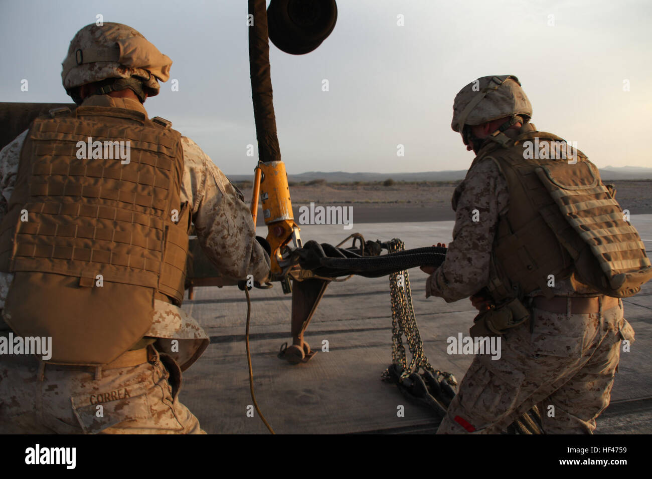 The Helicopter Support Team from Combat Logistics Battalion 24, 24th ...