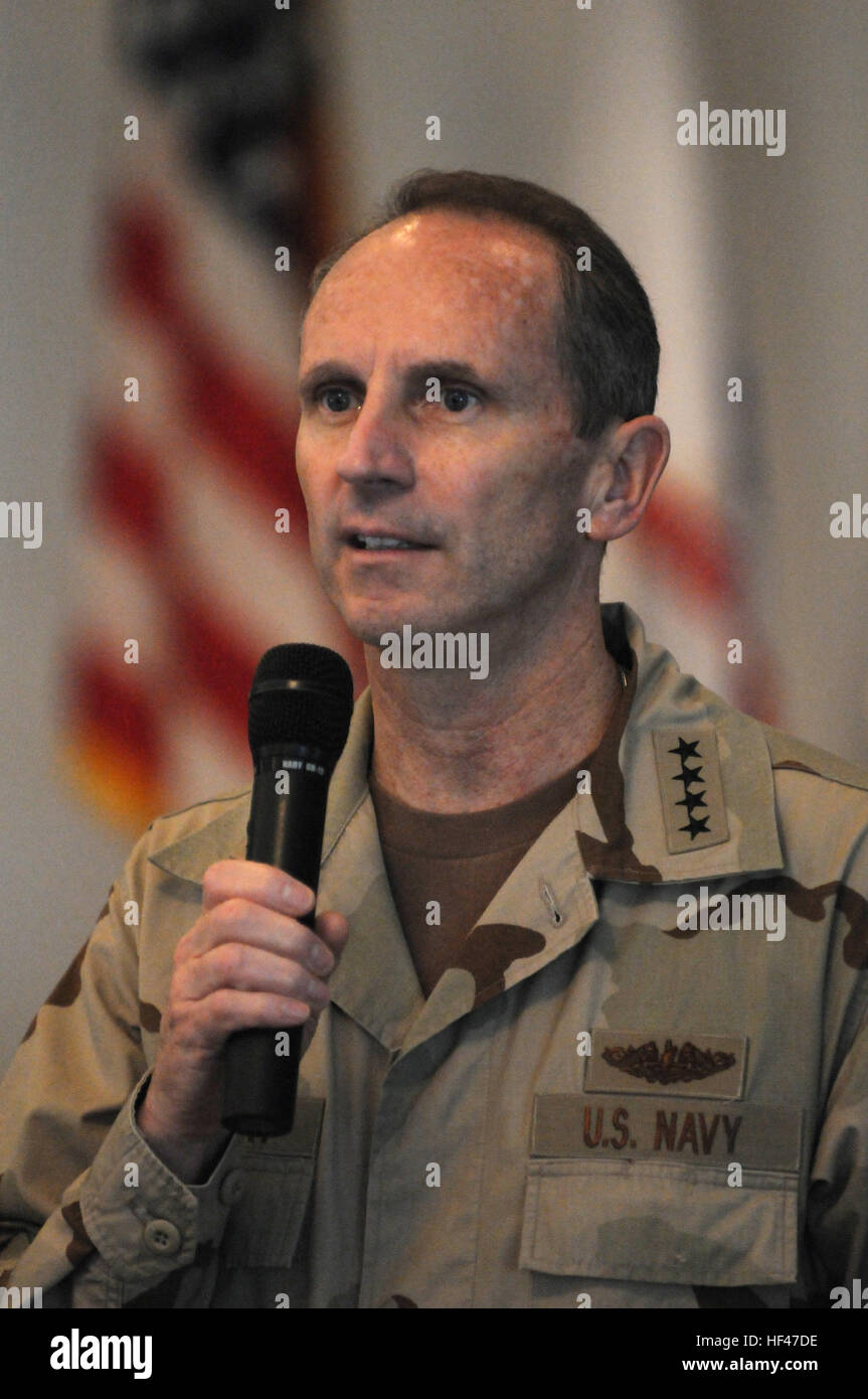 Adm jonathan w greenert hi-res stock photography and images - Alamy
