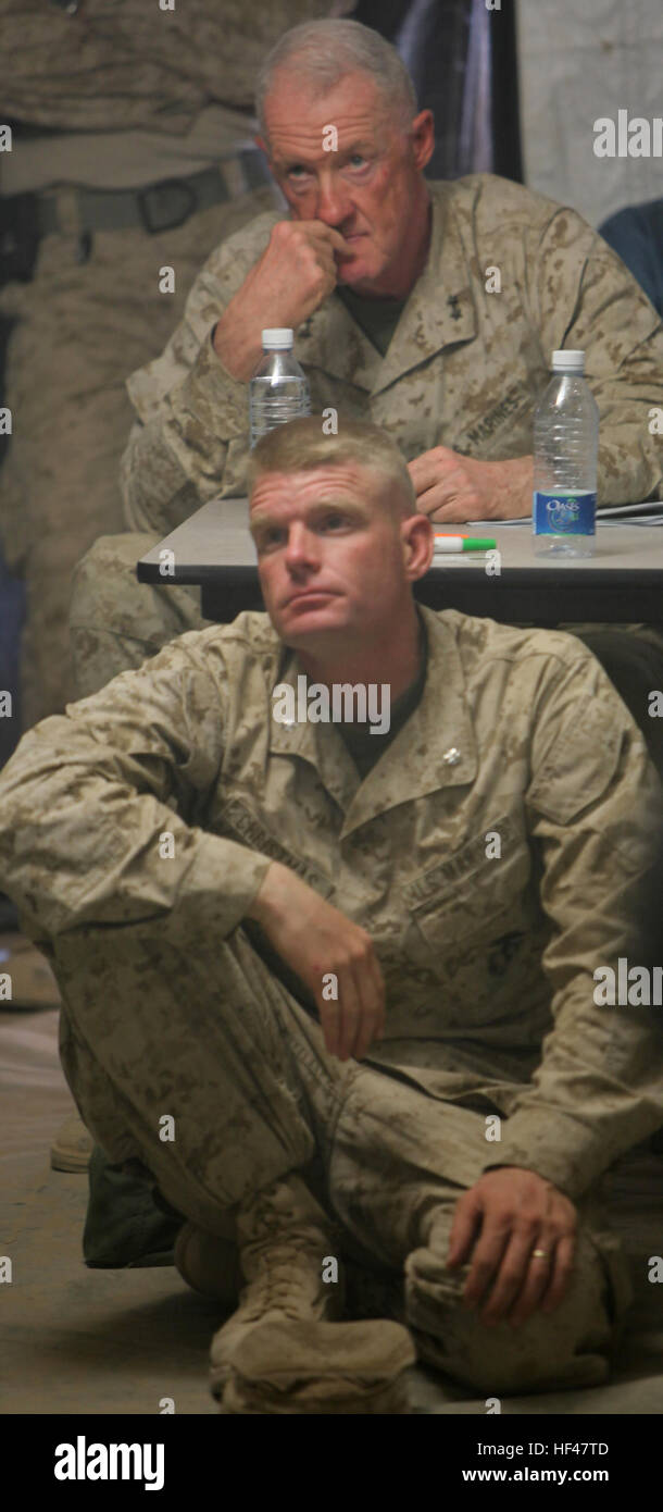 Lt gen mills hi-res stock photography and images - Alamy