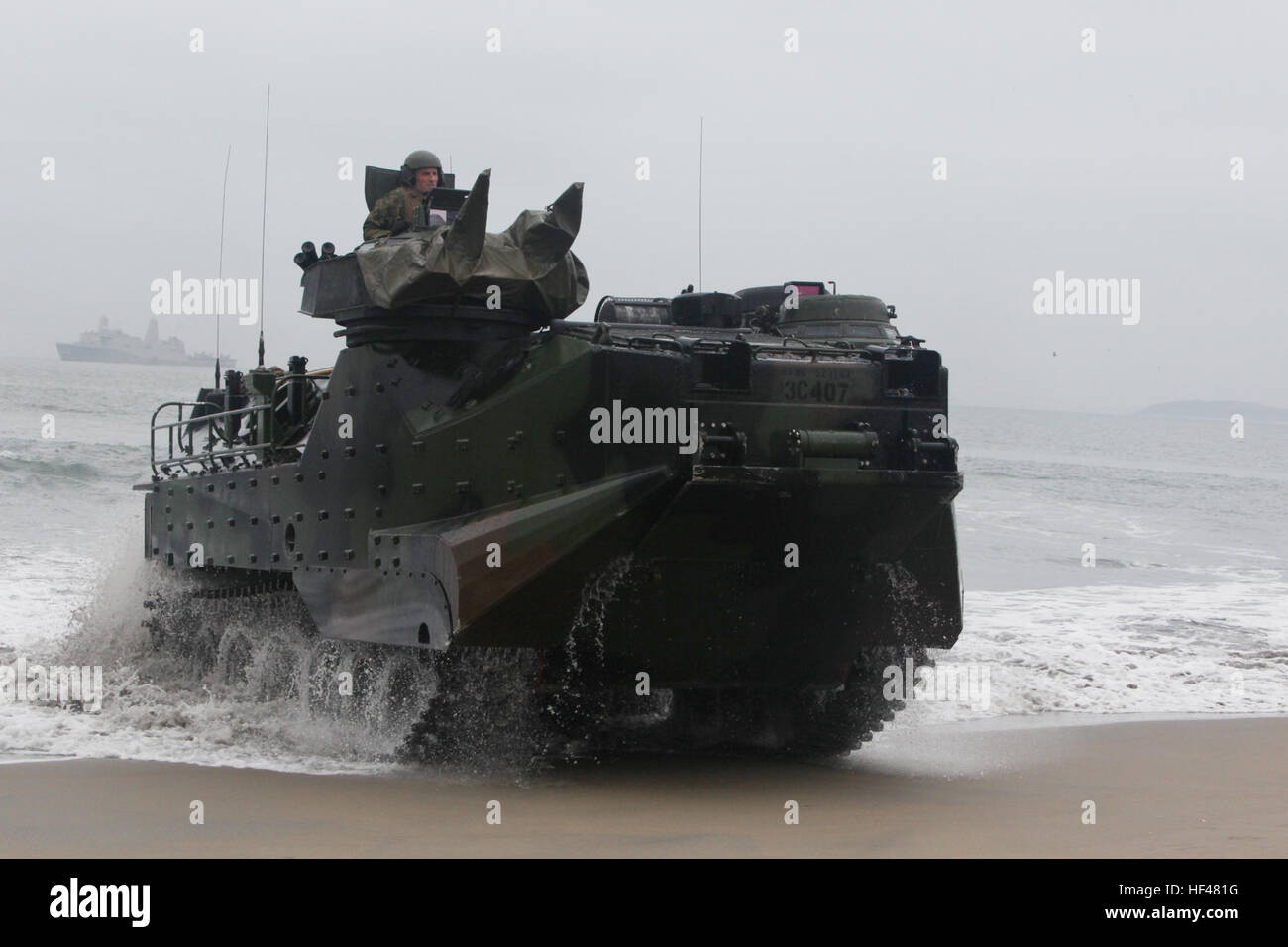 Marines from assault amphibian hi-res stock photography and images - Alamy