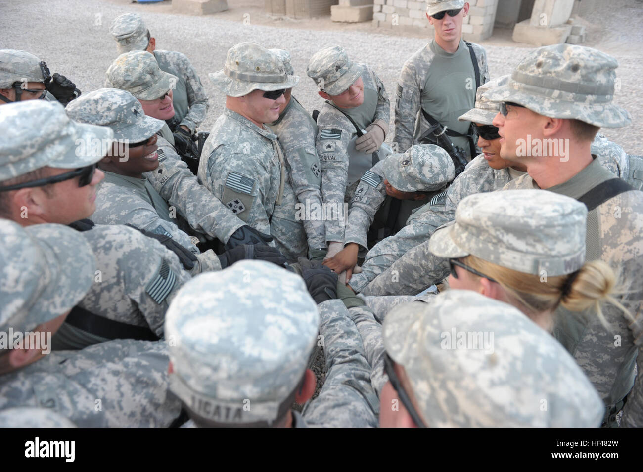U.S. Soldiers with 1st Platoon, Alpha Company, 64th Brigade Support ...