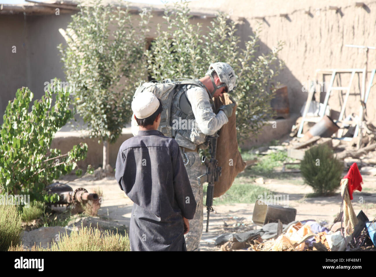 U.S. Army soldiers from Charlie Company, 3rd Battalion, 187th Infantry ...