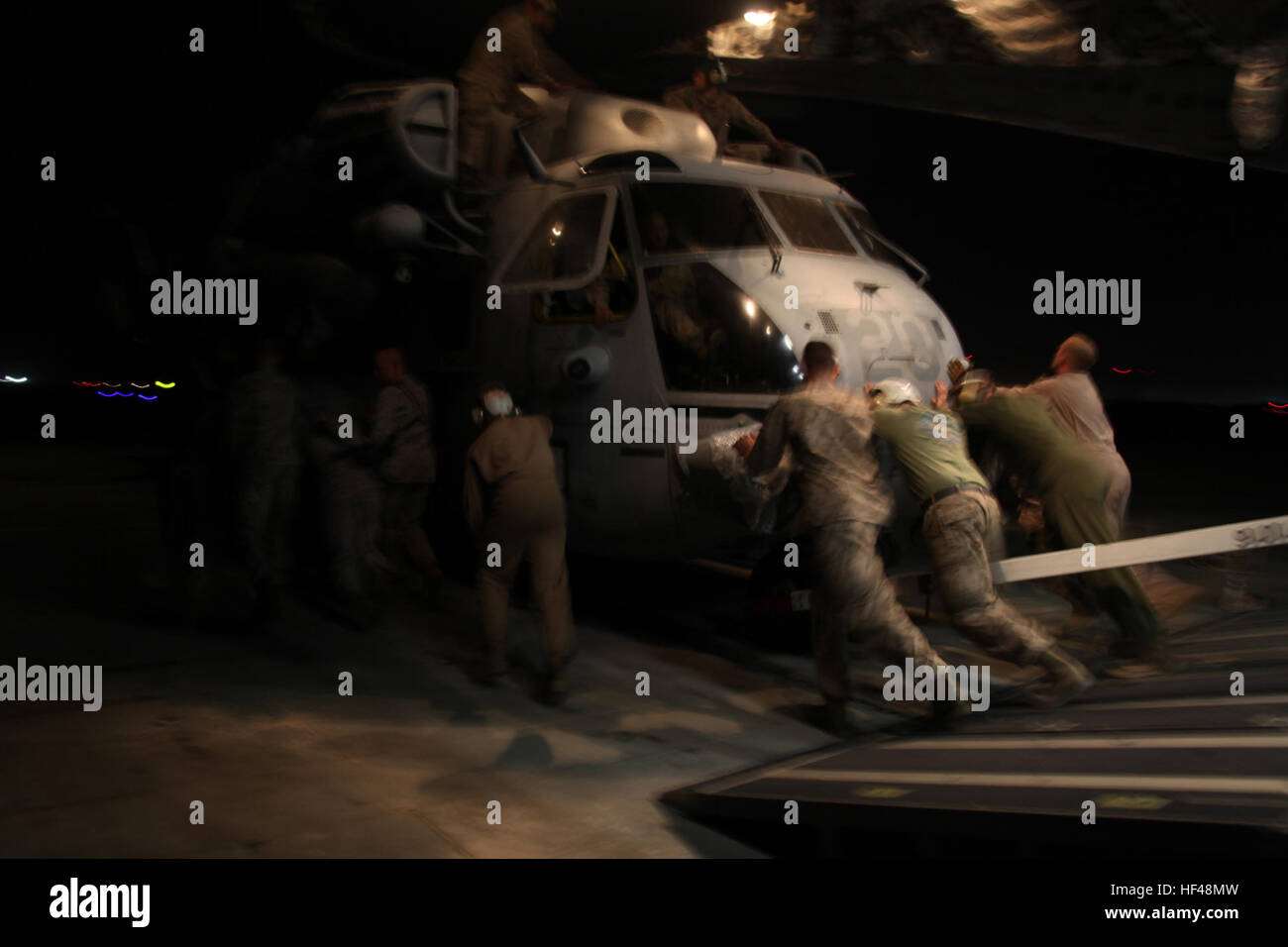 Marines from Marine Heavy Helicopter Squadron 361, 3rd Marine Aircraft ...