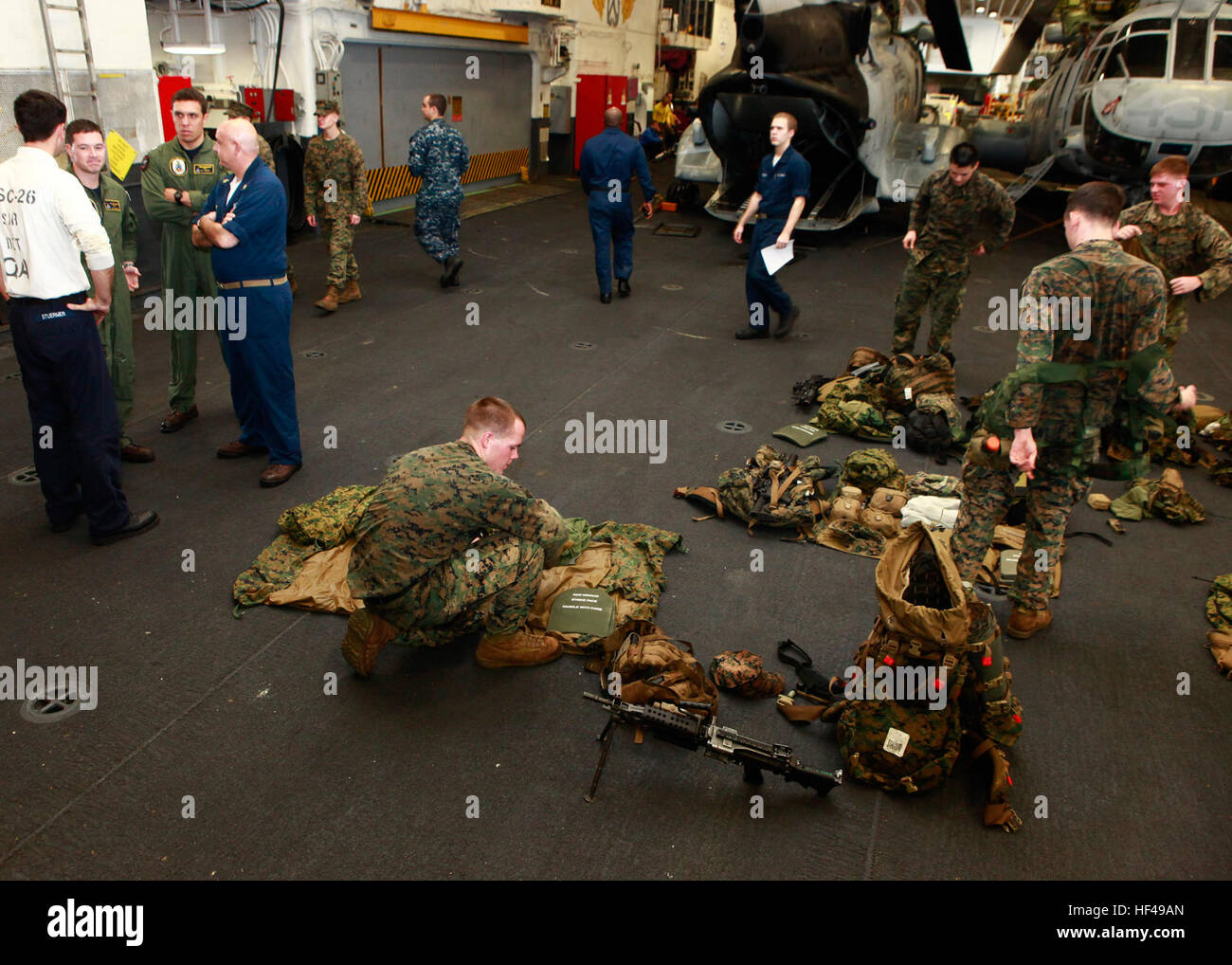 Right, U.S. Marines and Sailors from 2nd Assault Amphibian Battalion ...