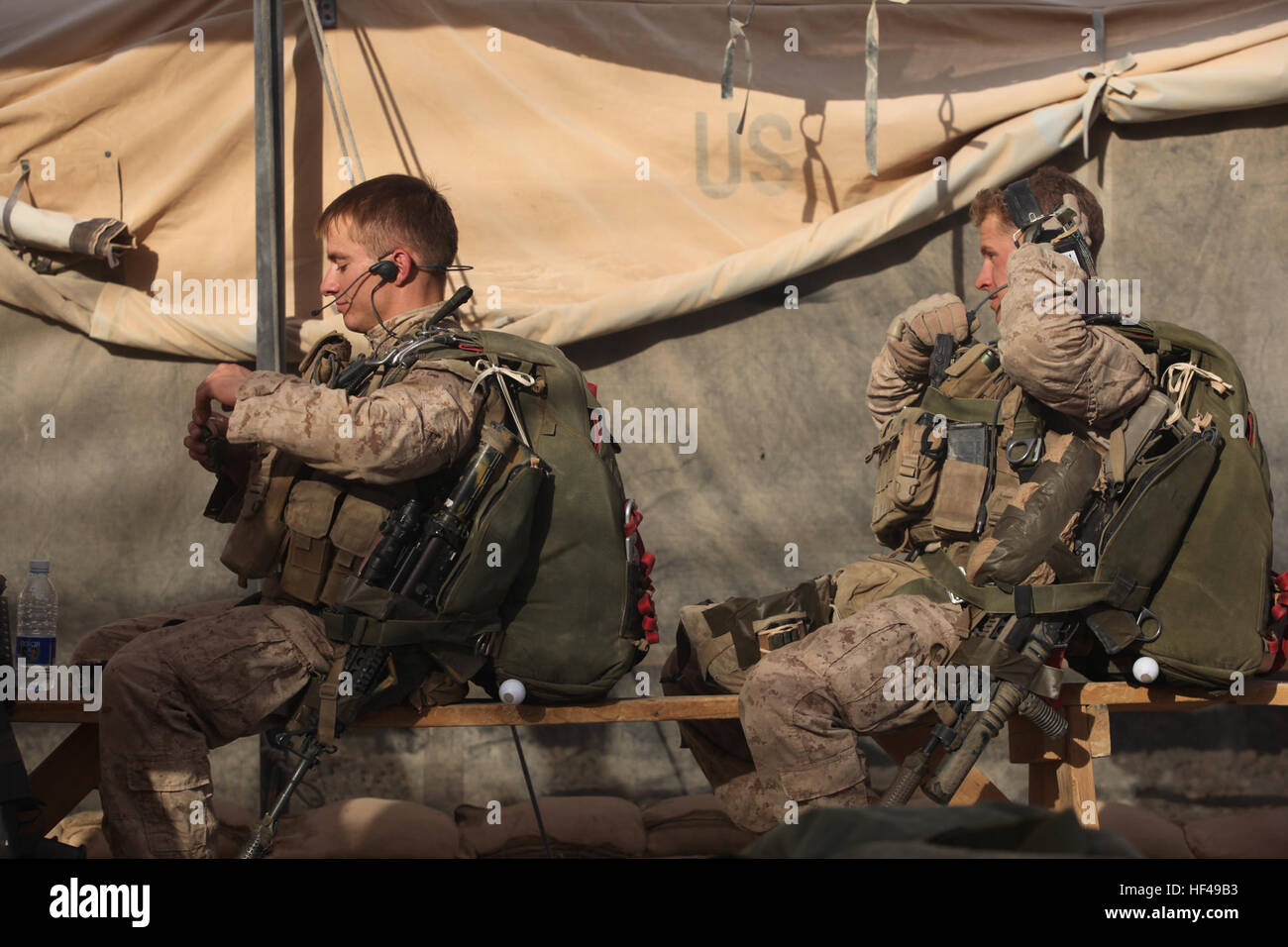Children of service members from the 13th Marine Expeditionary Unit ...