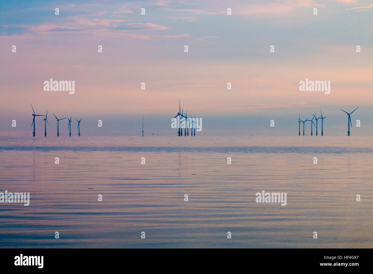 London array wind farm hi-res stock photography and images - Alamy