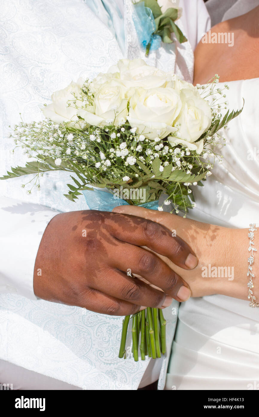 bride hold wedding bouquet Stock Photo - Alamy