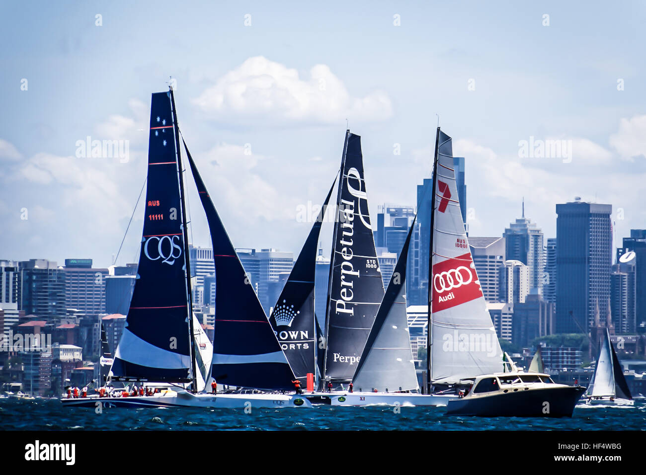 Sydney, Australia. 26th Dec, 2016. Maxi racing yachts positioning prior ...