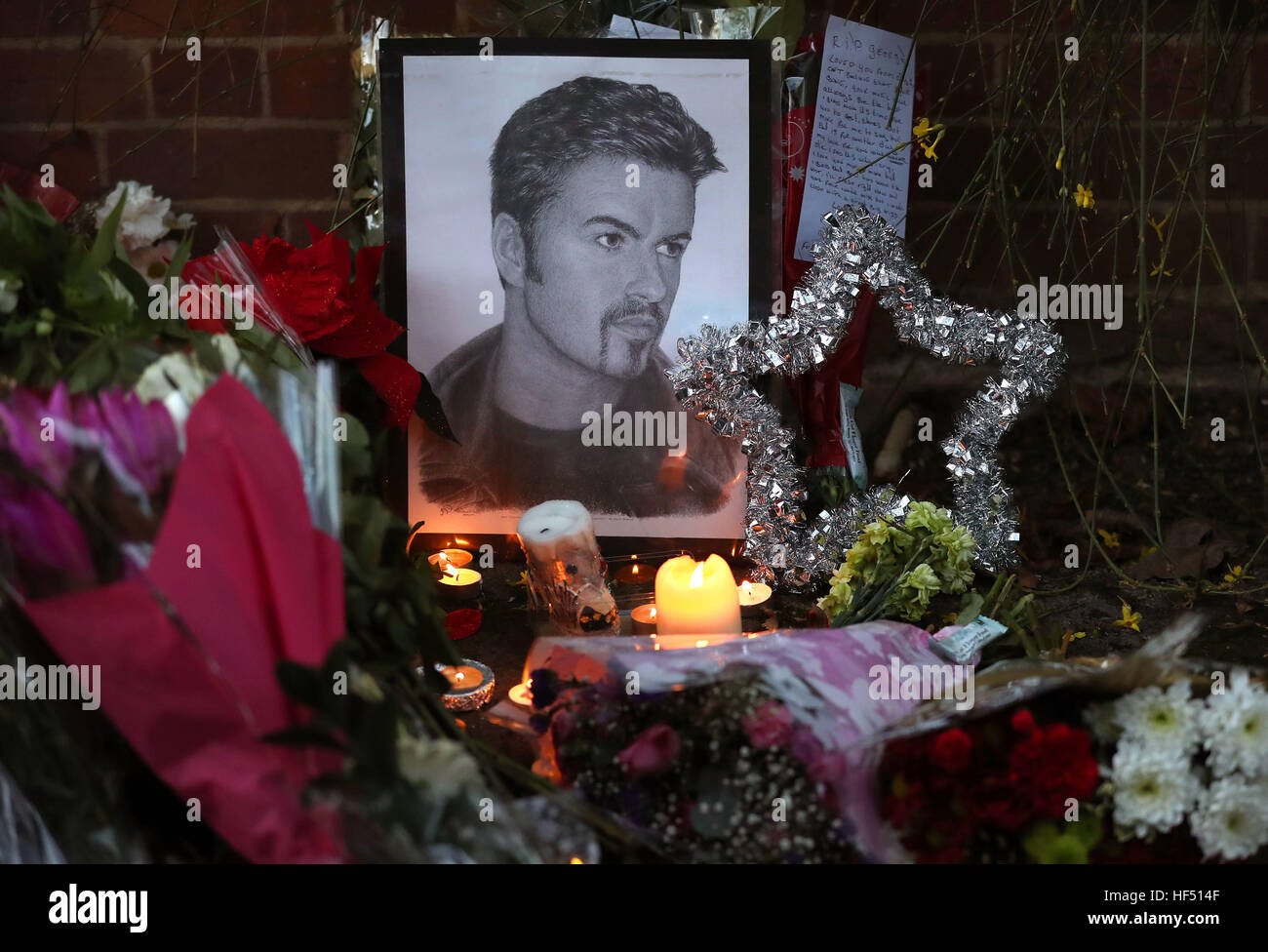 Tributes outside goring house george michael hi-res stock photography ...