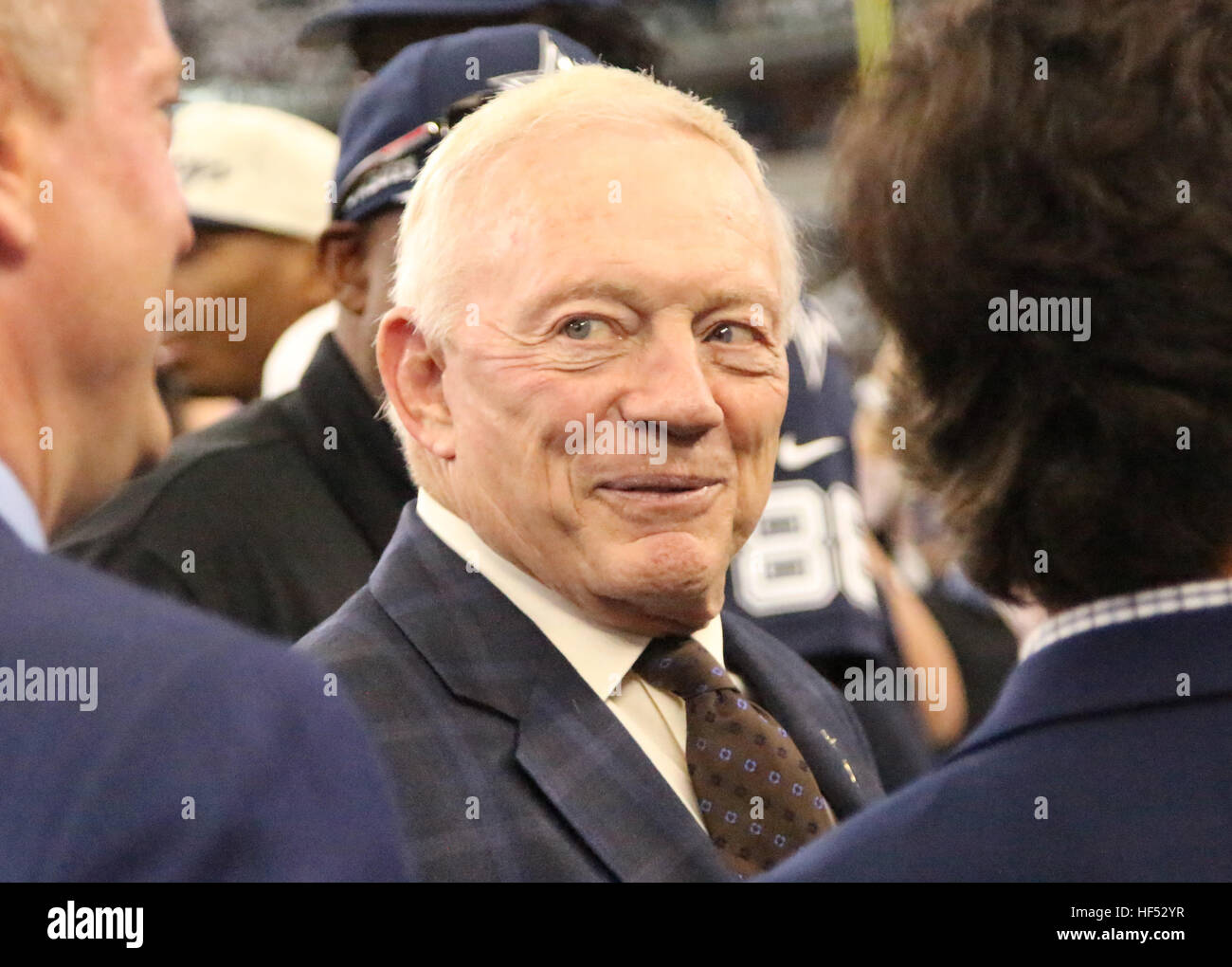 Jerry jones owner dallas cowboys hi-res stock photography and images ...