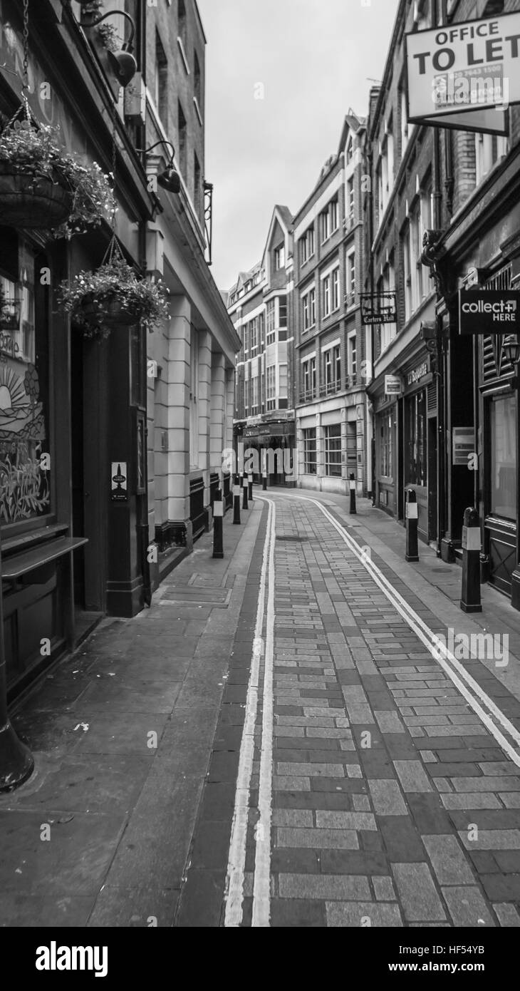 Shot of a street in central London Stock Photo - Alamy