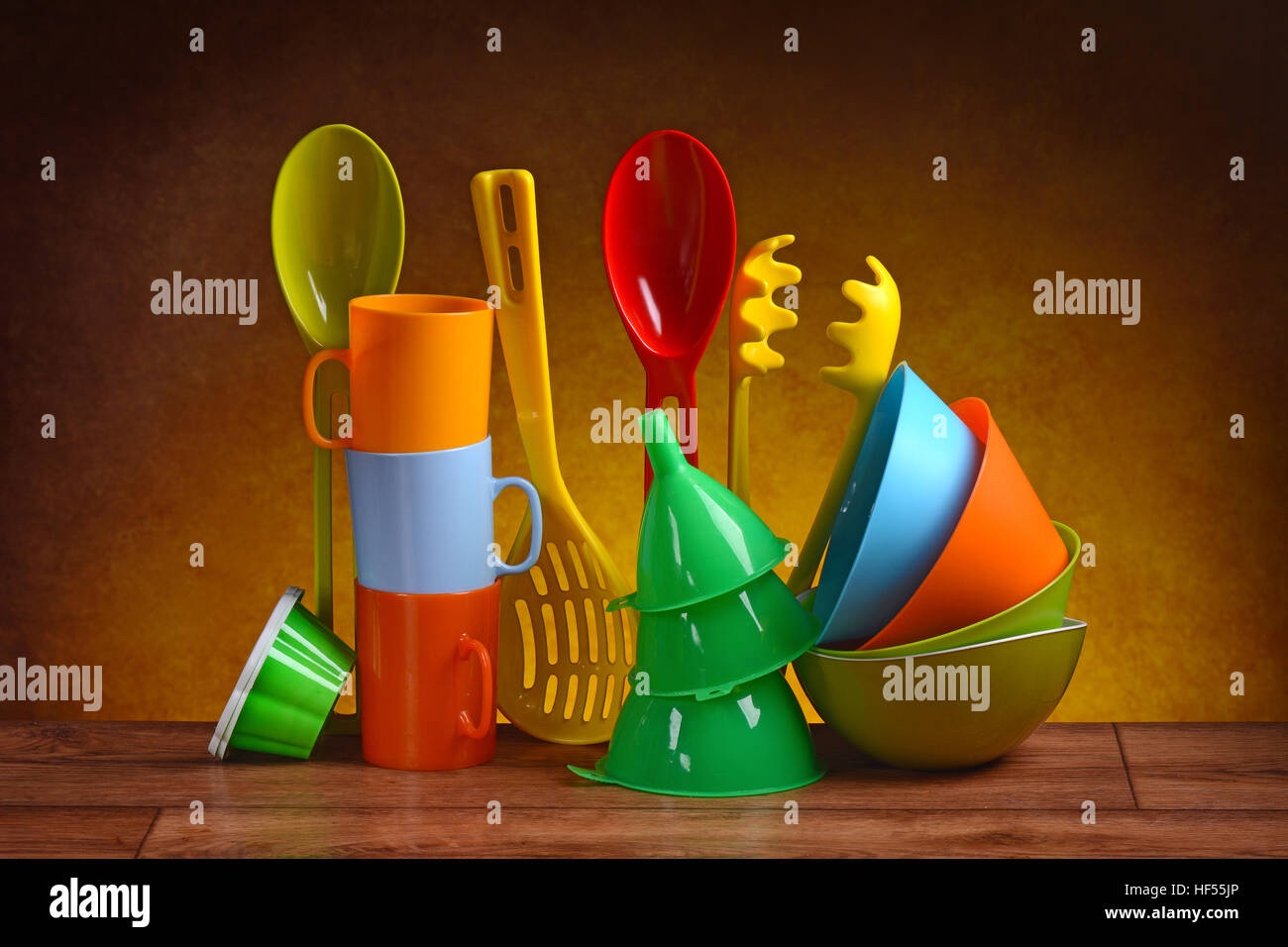 Group of kitchen utensils hi-res stock photography and images - Alamy