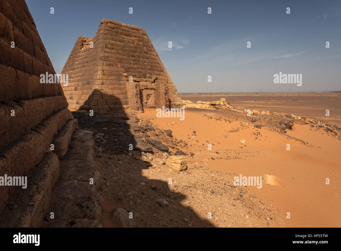The royal burial pyramids of meroë hi-res stock photography and images ...