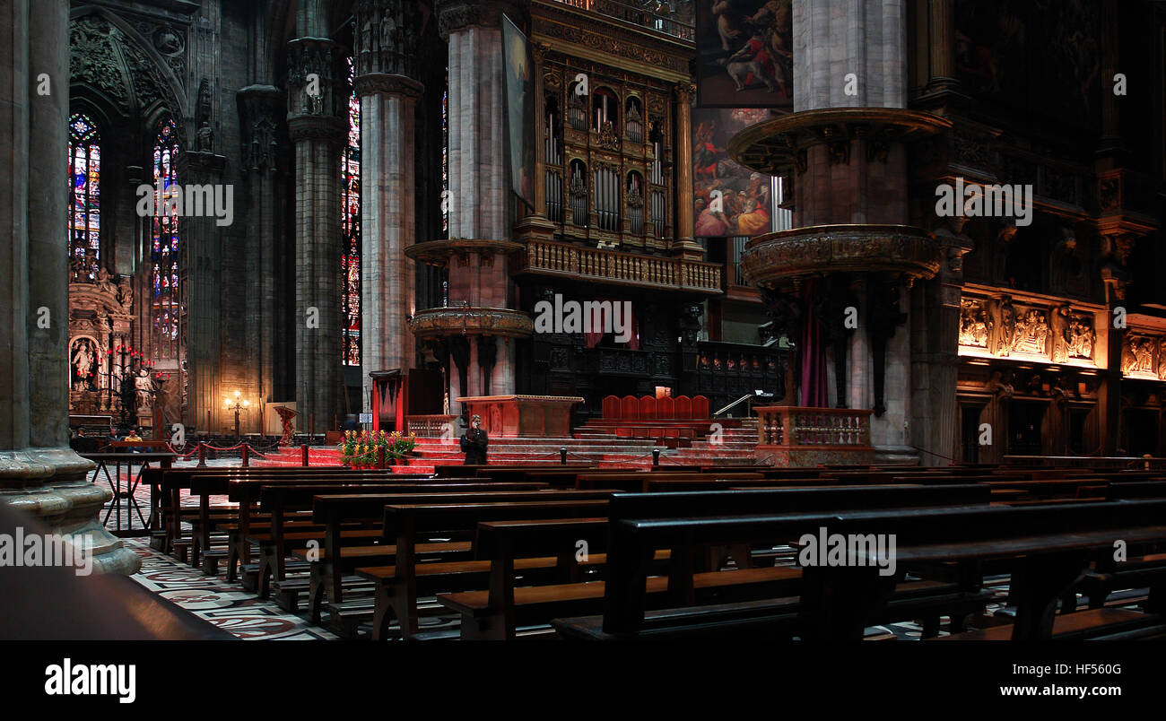 Gothic window in the cathedral of Milan: Milan Cathedral, Duomo ...