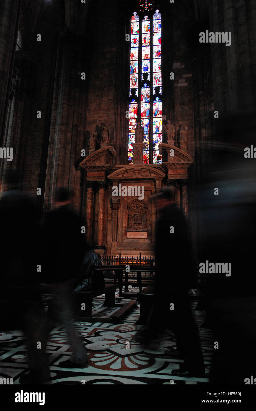 Gothic window in the cathedral of Milan: Milan Cathedral, Duomo ...