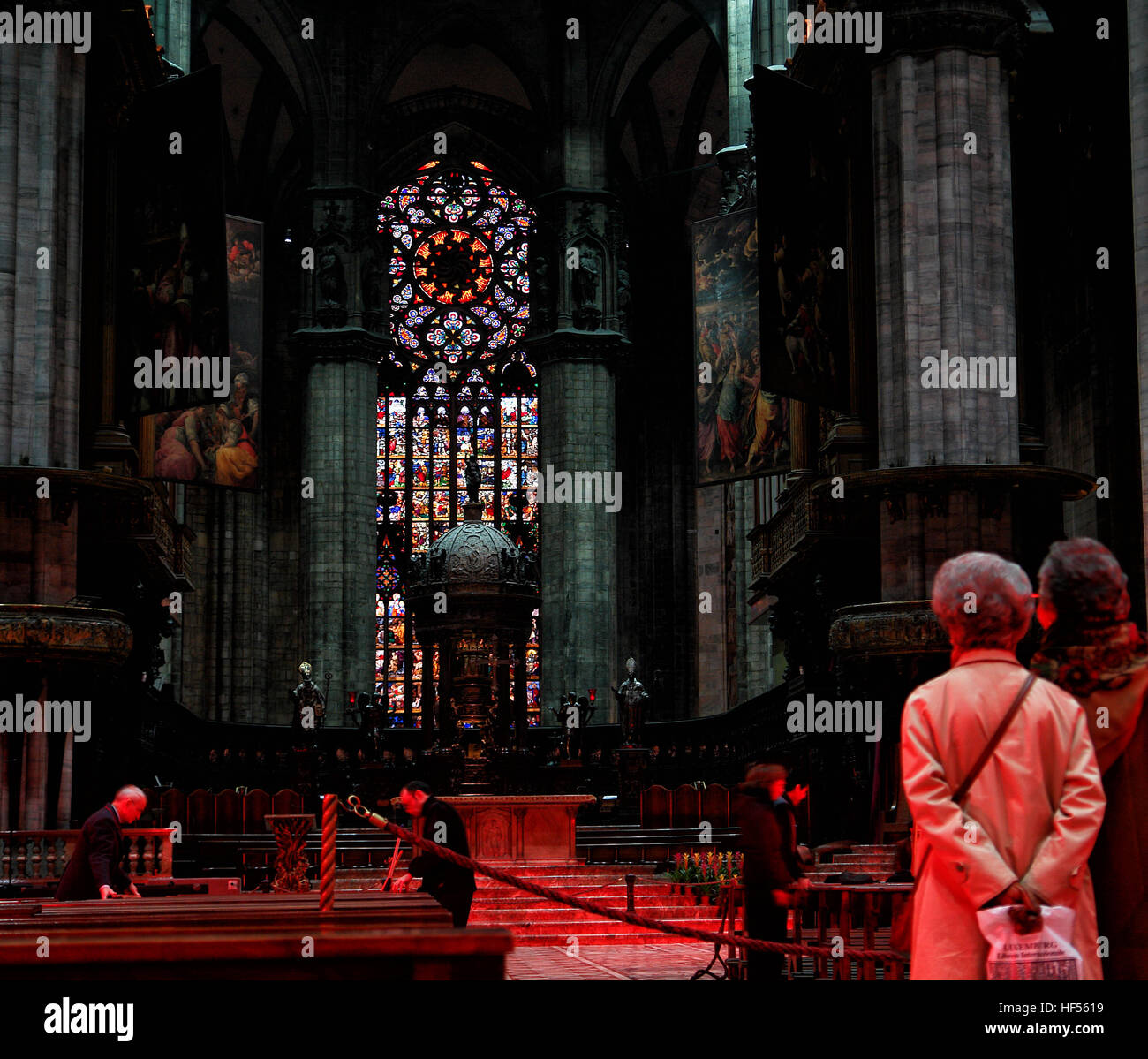 Gothic window in the cathedral of Milan: Milan Cathedral, Duomo ...
