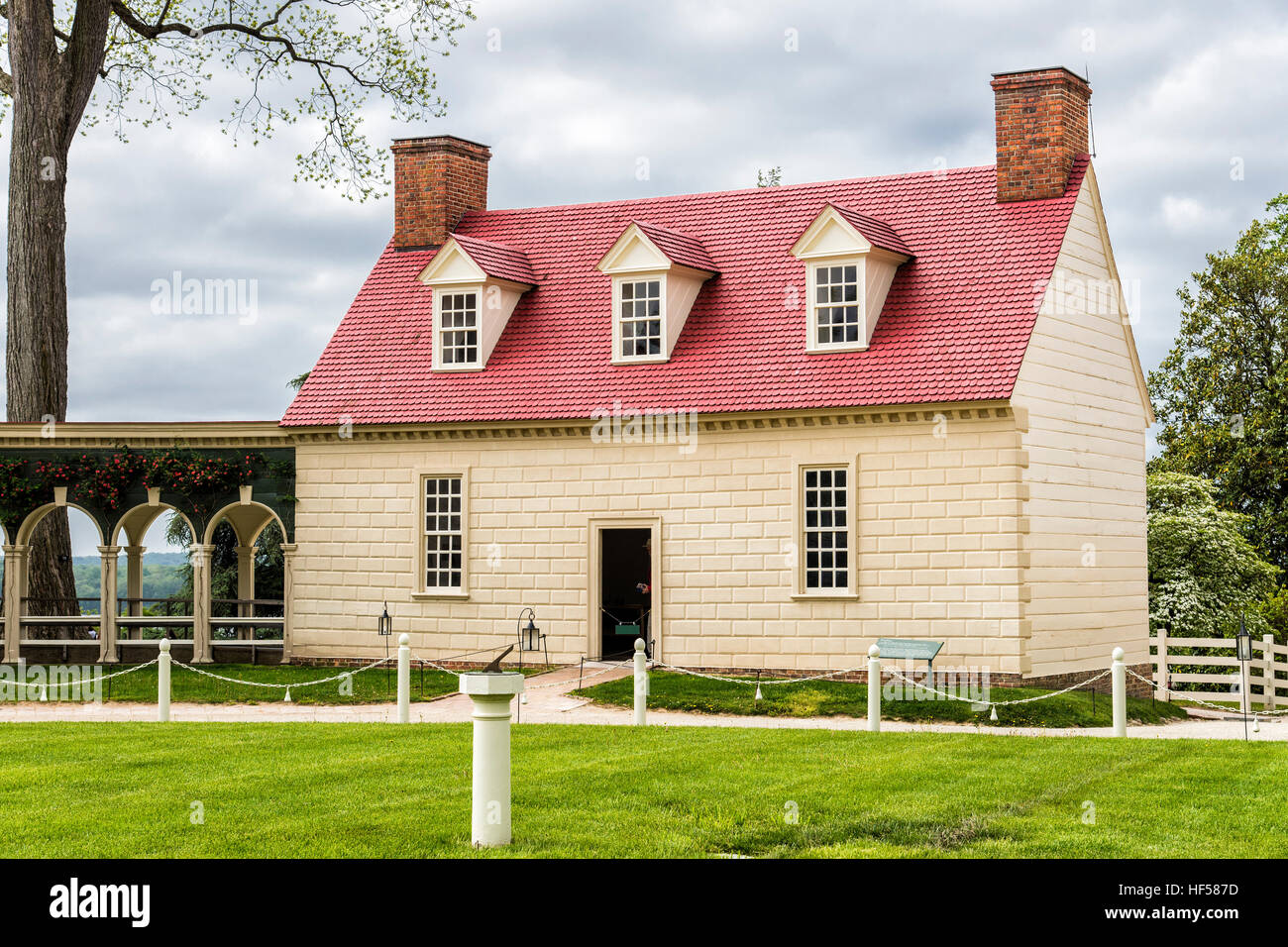 Separate kitchen building at George Washington's Mount Vernon home ...