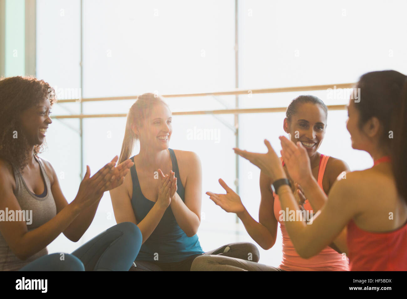 Health clapping people in class hi-res stock photography and images - Alamy