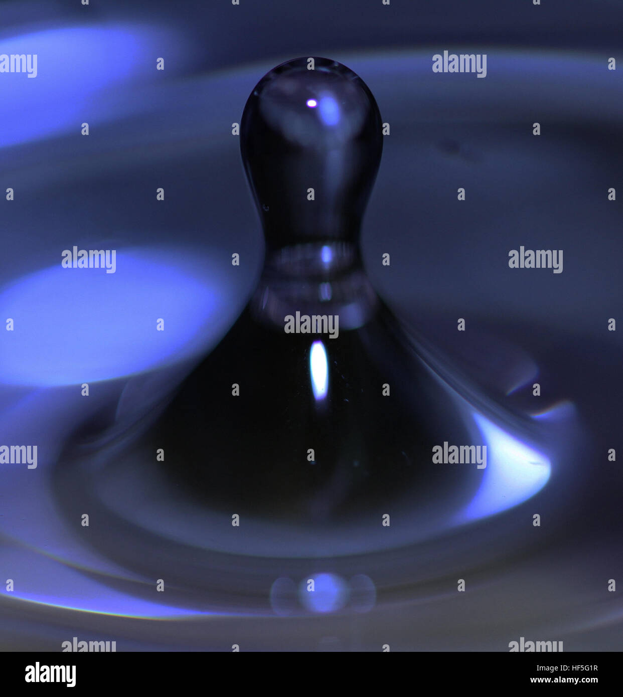 Water drop abstract hi-res stock photography and images - Alamy