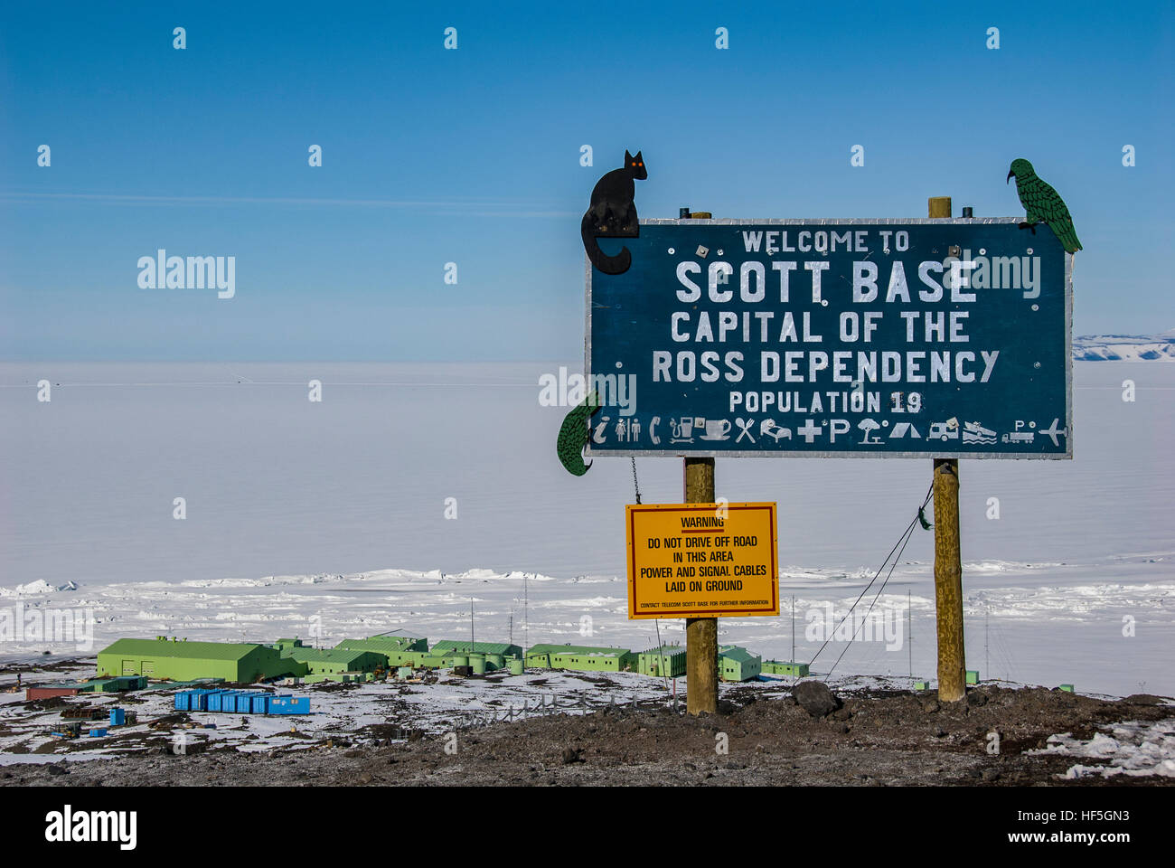 Scott of antarctica hi-res stock photography and images - Alamy
