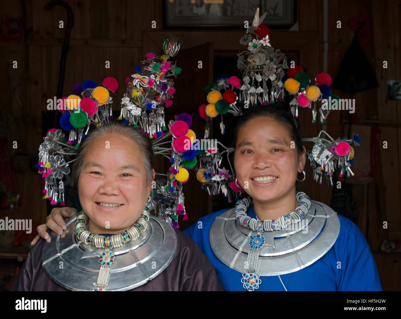 Traditional clothing women hi-res stock photography and images - Alamy