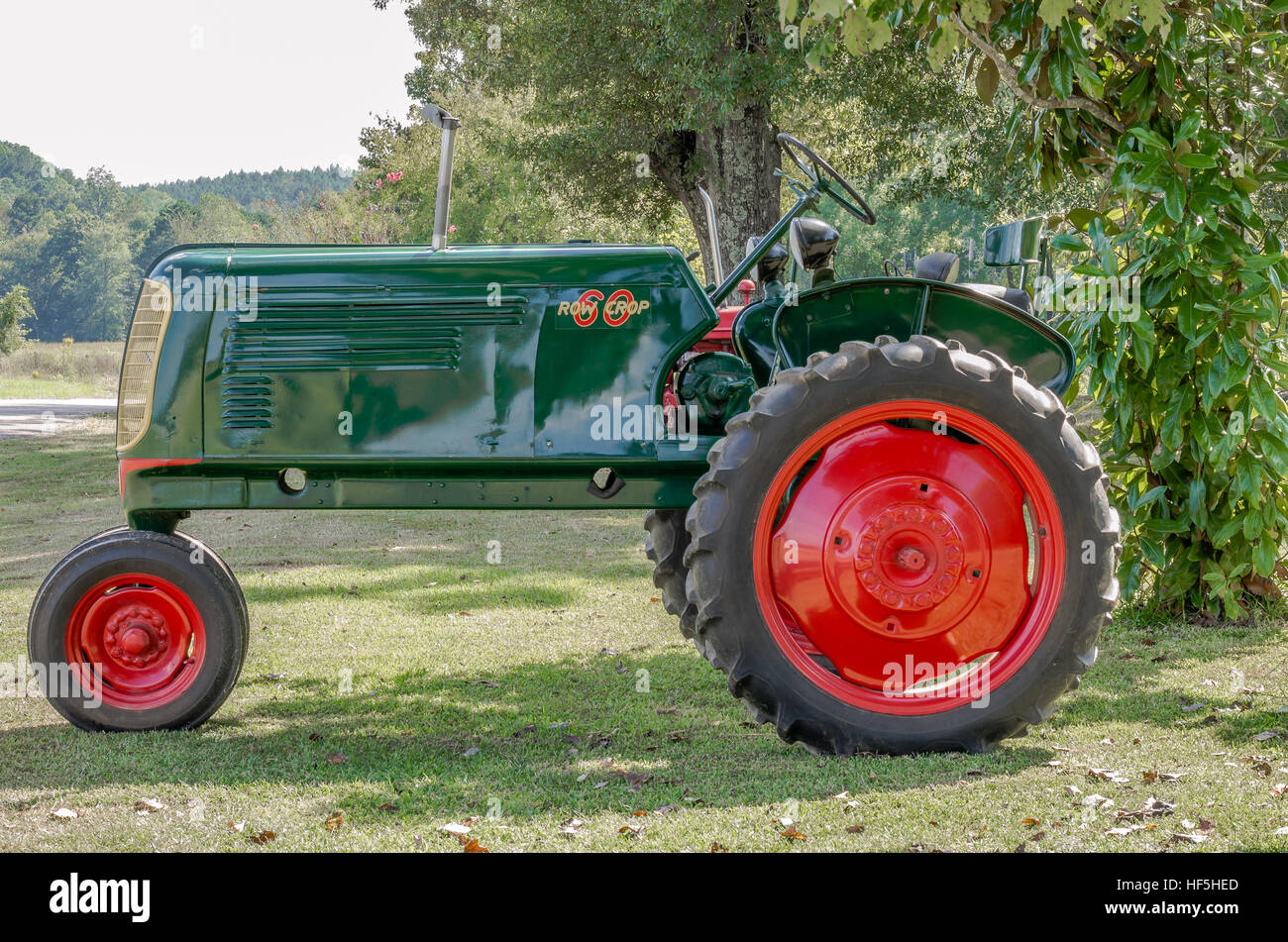 Row crop tractor hi-res stock photography and images - Alamy