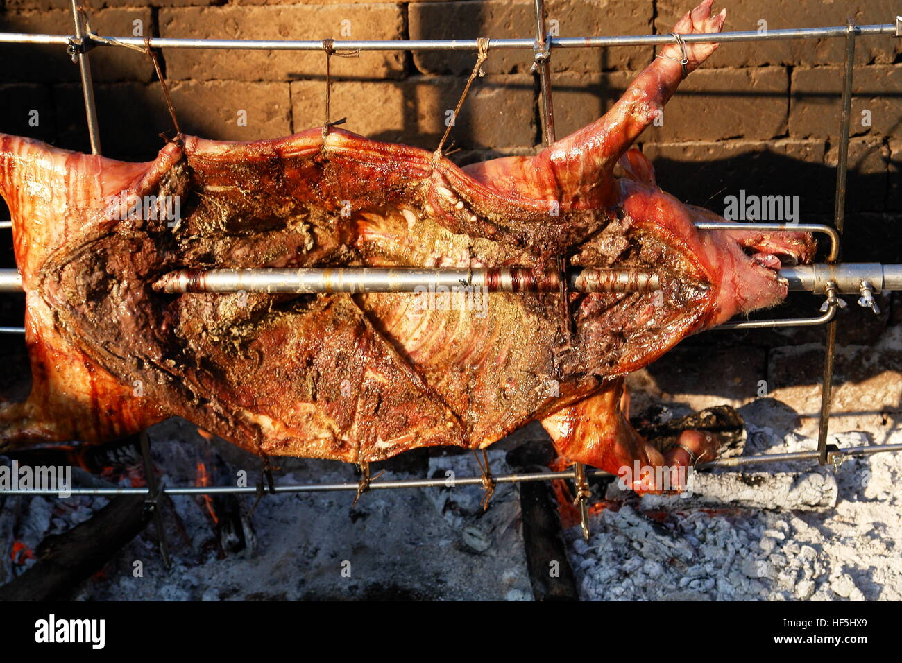 Roasting hog hi-res stock photography and images - Alamy