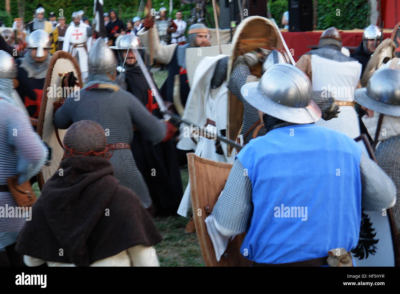 Knight templar battle hi-res stock photography and images - Alamy