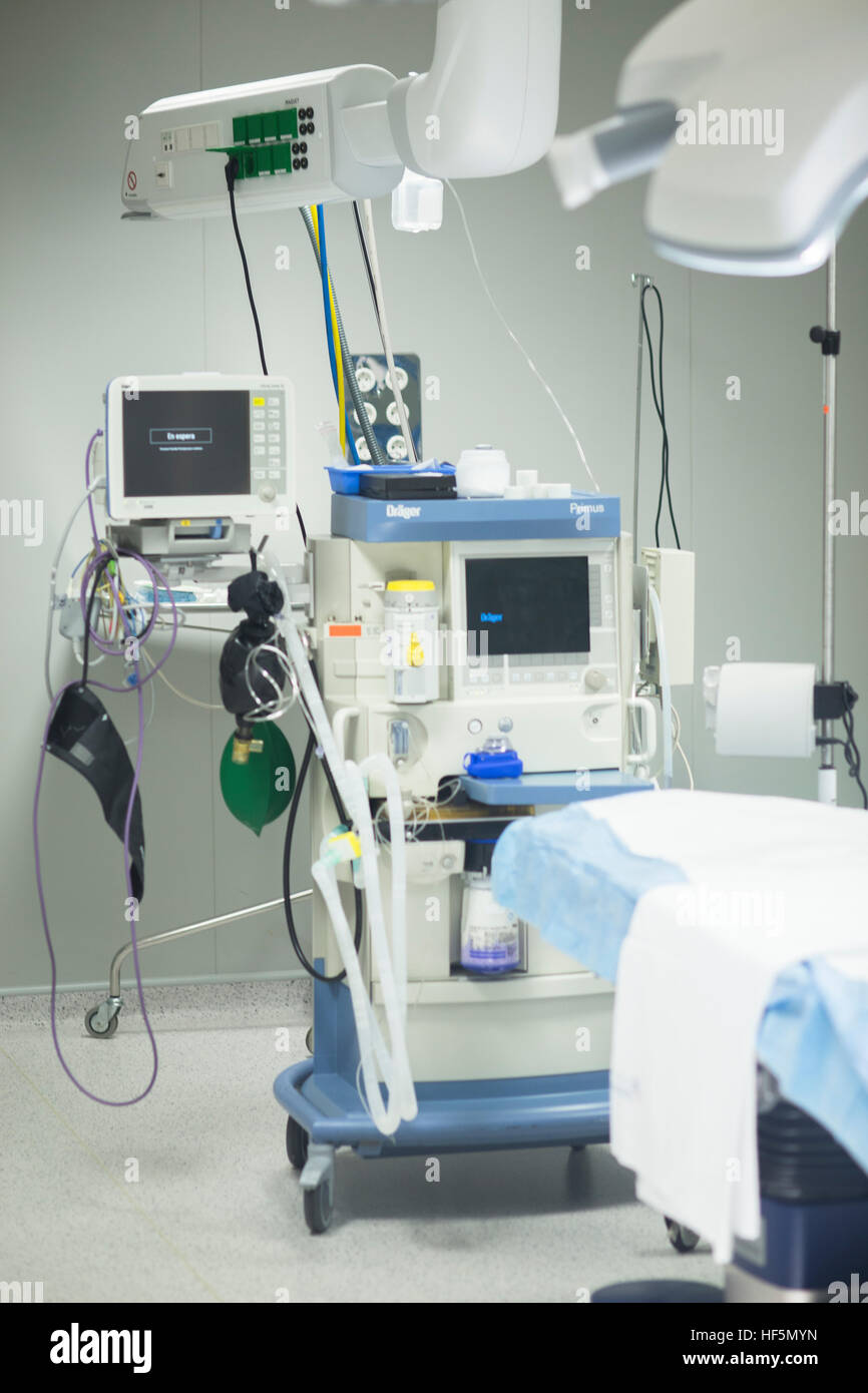 Hospital surgery bed in operating theater emergency room prepared for ...