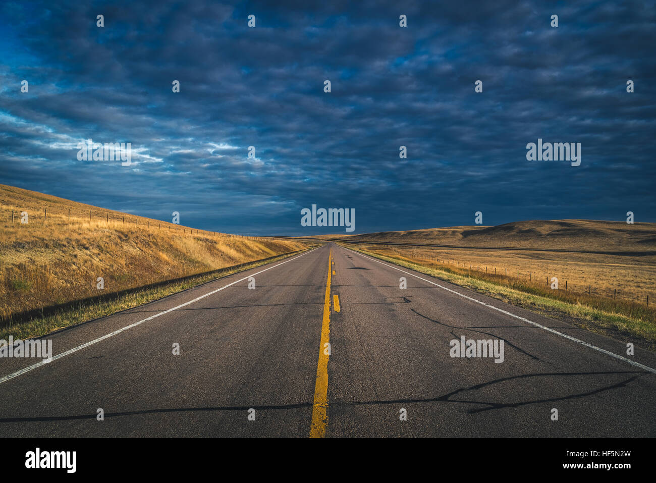 Wallpaper countryside hi-res stock photography and images - Alamy