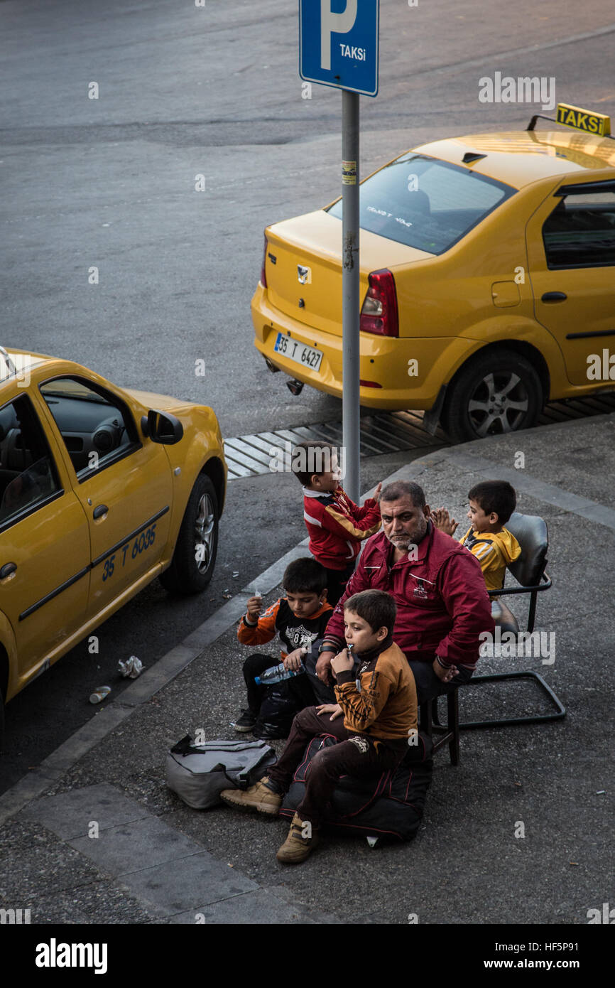 Refugee smugglers - 17/09/2015 - Turkey / Turkey / Izmir - Basmane ...