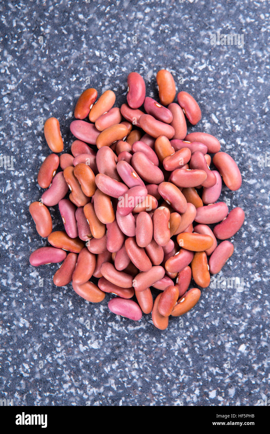 Pile of kidney beans isolated on a mottled grey blue background Stock ...