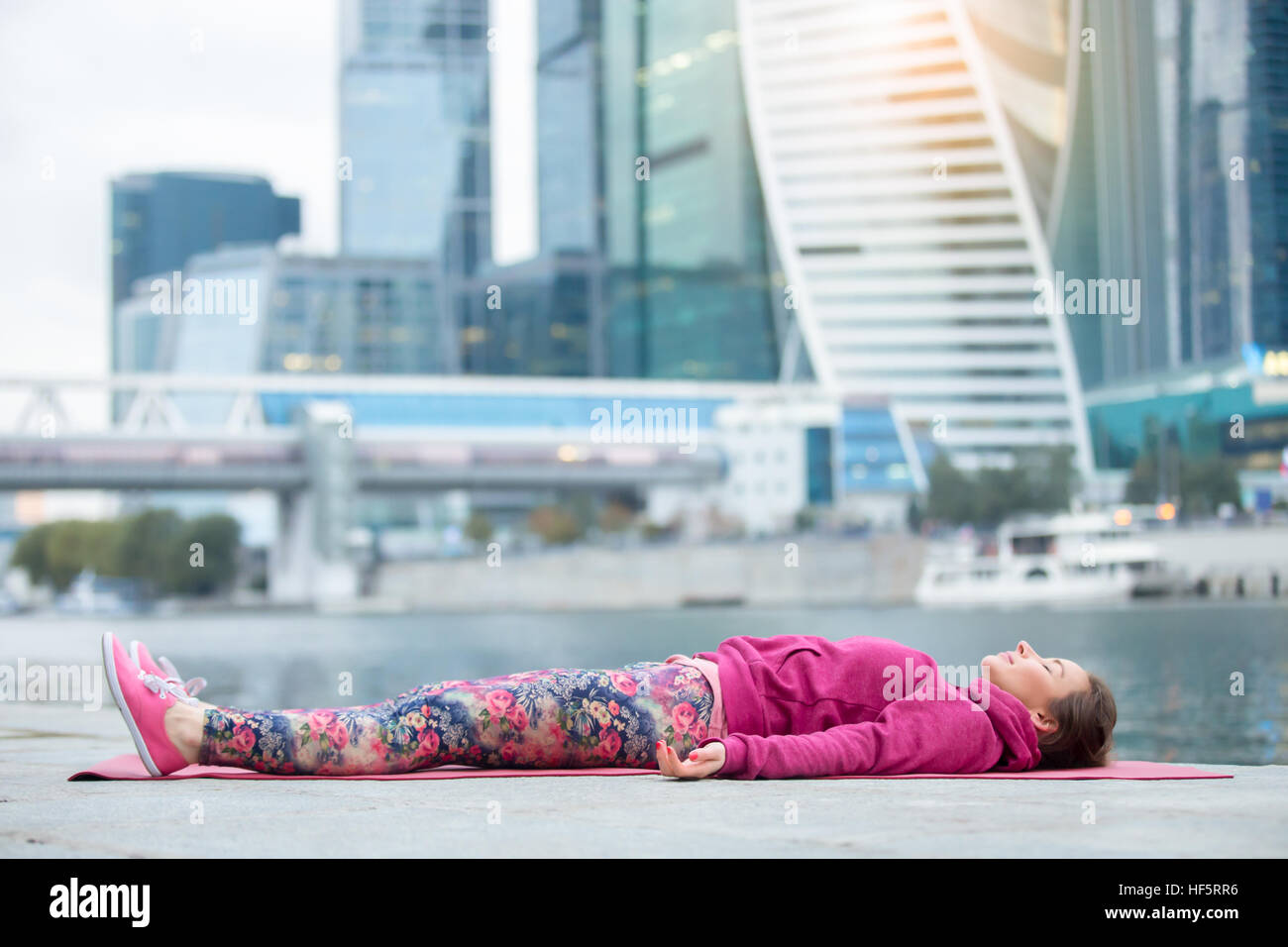 Dead body woman hi-res stock photography and images - Alamy
