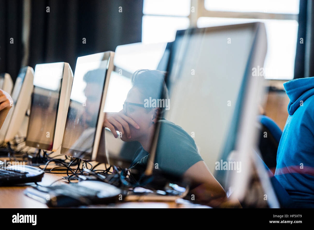 Uk university students computers hi-res stock photography and images ...