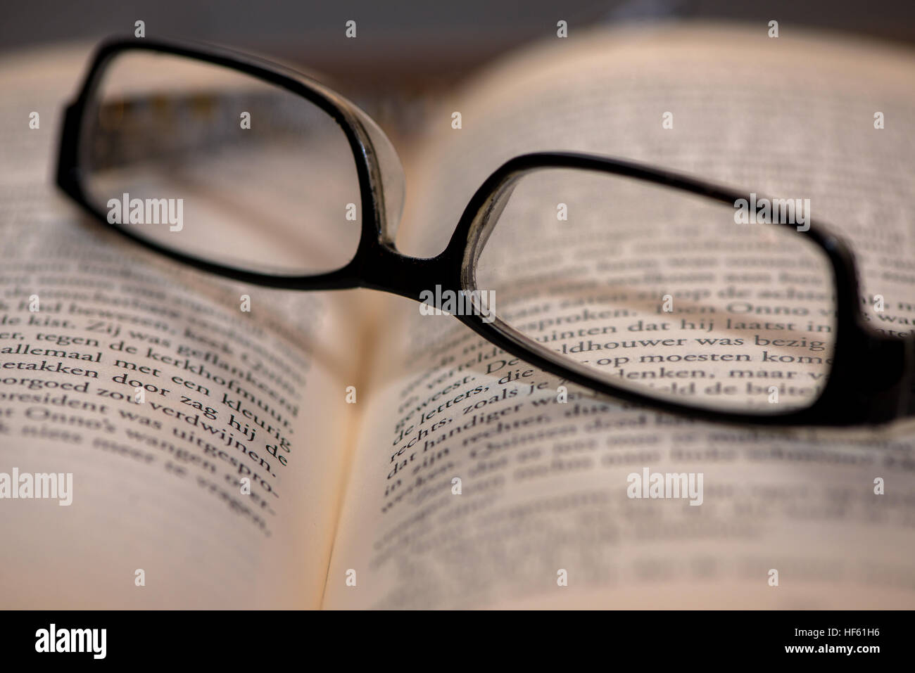 Book read library study hi-res stock photography and images - Alamy