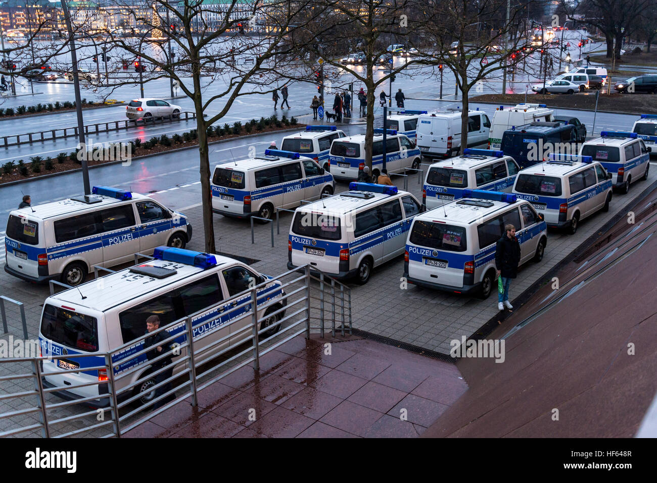 Police van on standby hi-res stock photography and images - Alamy