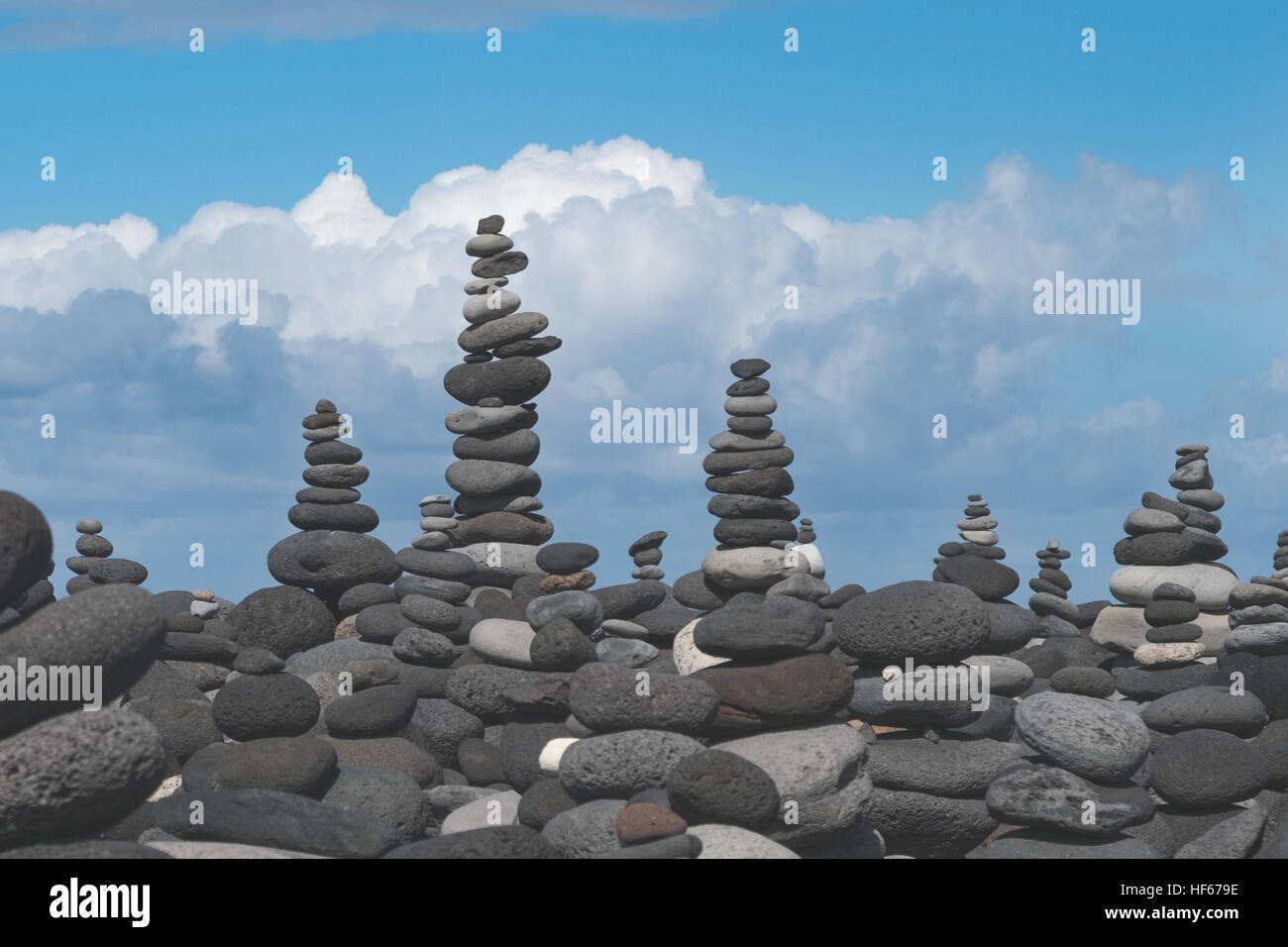 Pebble stone tower at the beach hi-res stock photography and images - Alamy